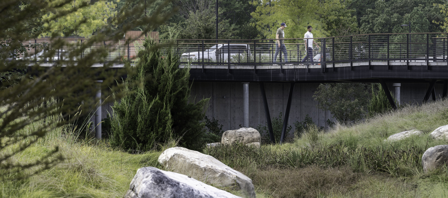 A0408_N107_medium - Surface 678